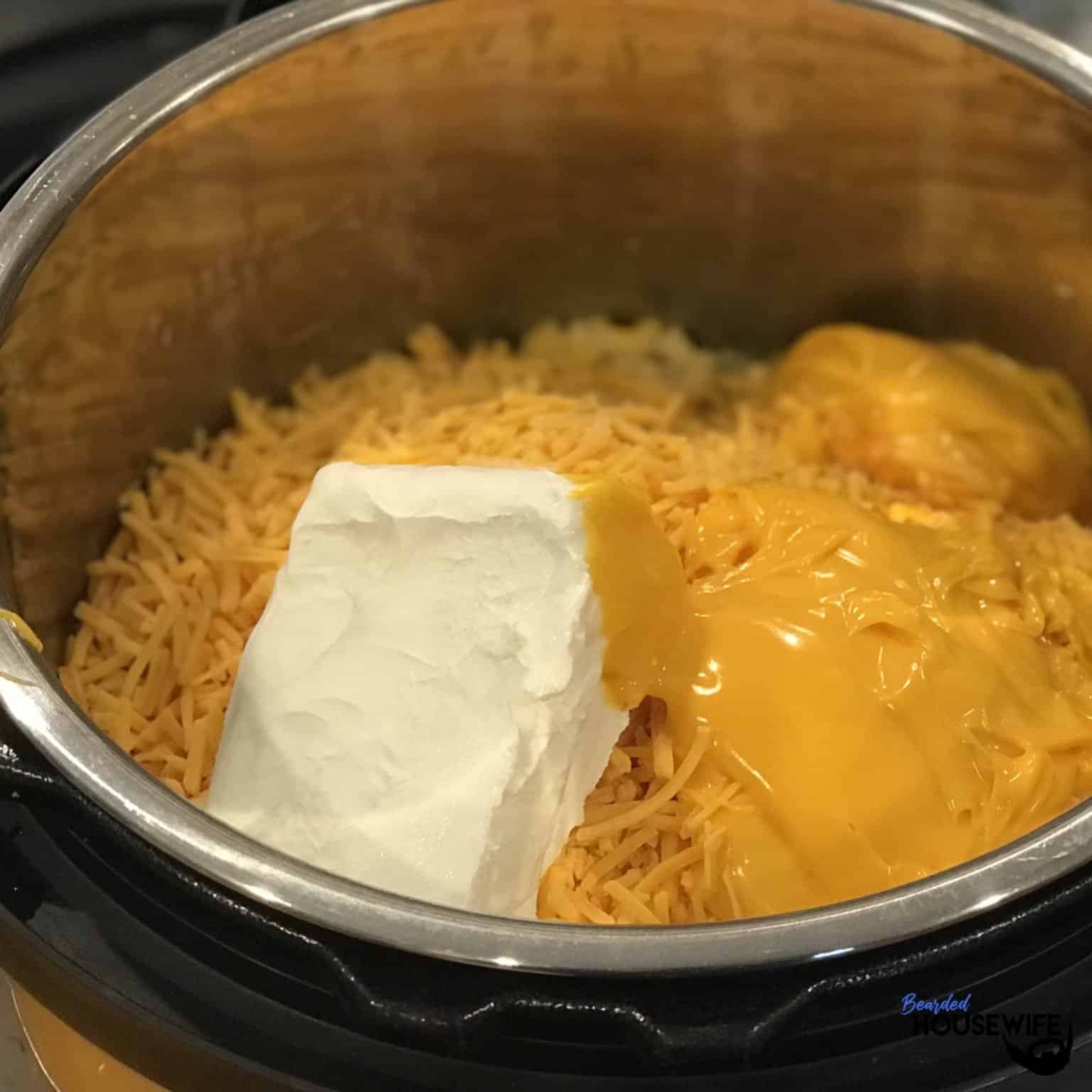 Instant Pot Mac & Cheese - The Bearded Housewife