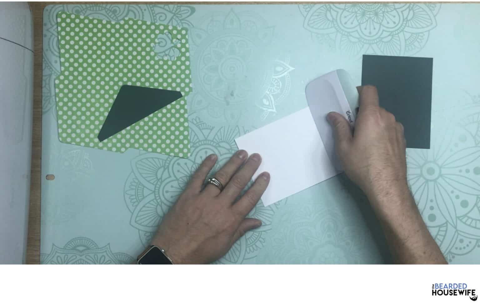 How to Make Shamrock Insert Cards - The Bearded Housewife