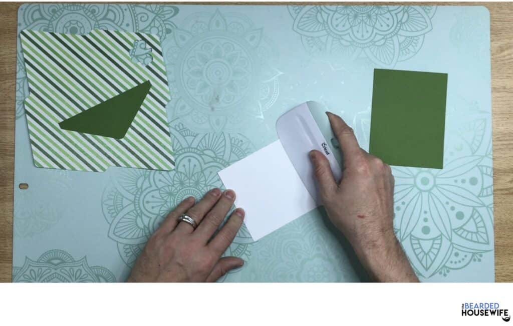 How to Make Shamrock Cutout Insert Cards - The Bearded Housewife