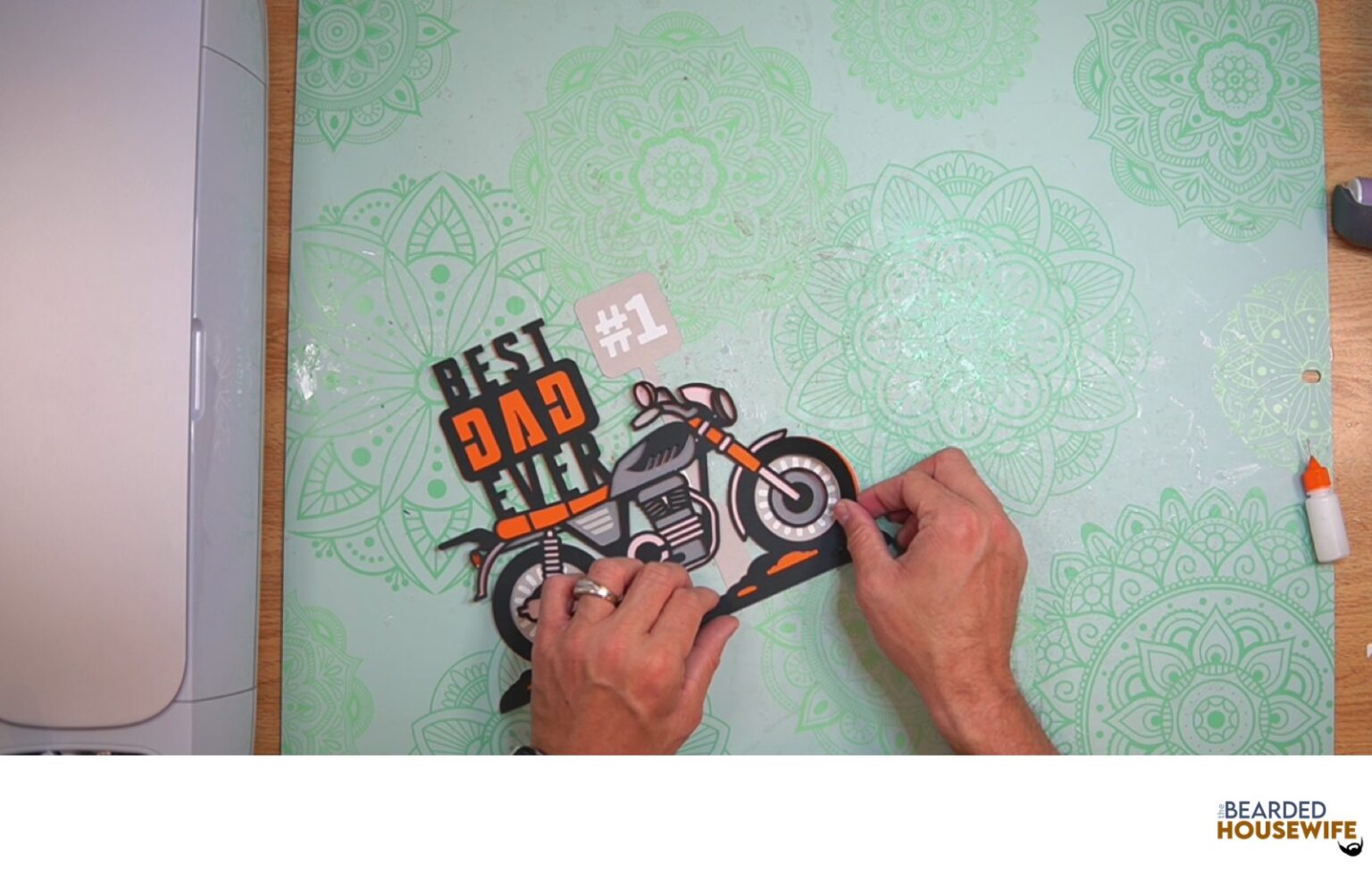 How to Make Fun Best Dad Ever Layered Paper Craft - The Bearded Housewife